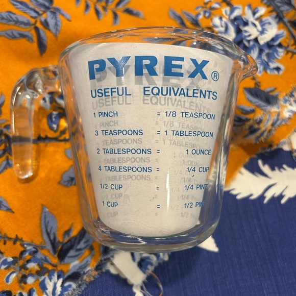 Pyrex | Kitchen | Vintage Pyrex Clear Glass Measuring Cup With Blue ...